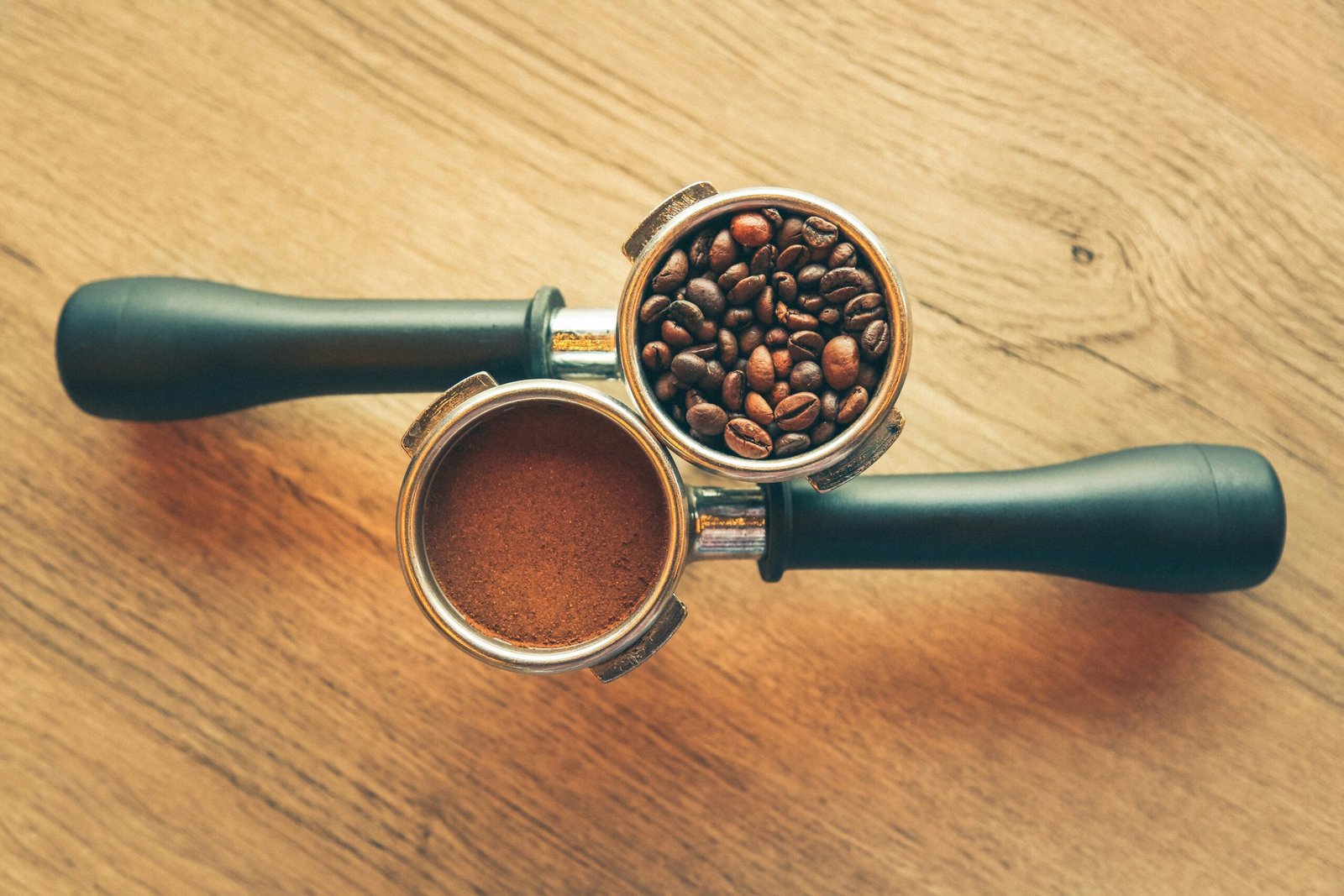 Whole Beans vs Ground Coffee: Which Should Beginners Choose?